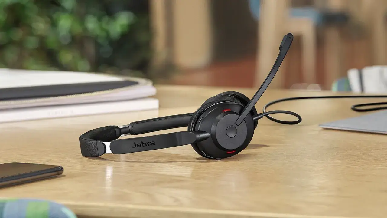 How to Connect a Headset to Your PC | Headset Store